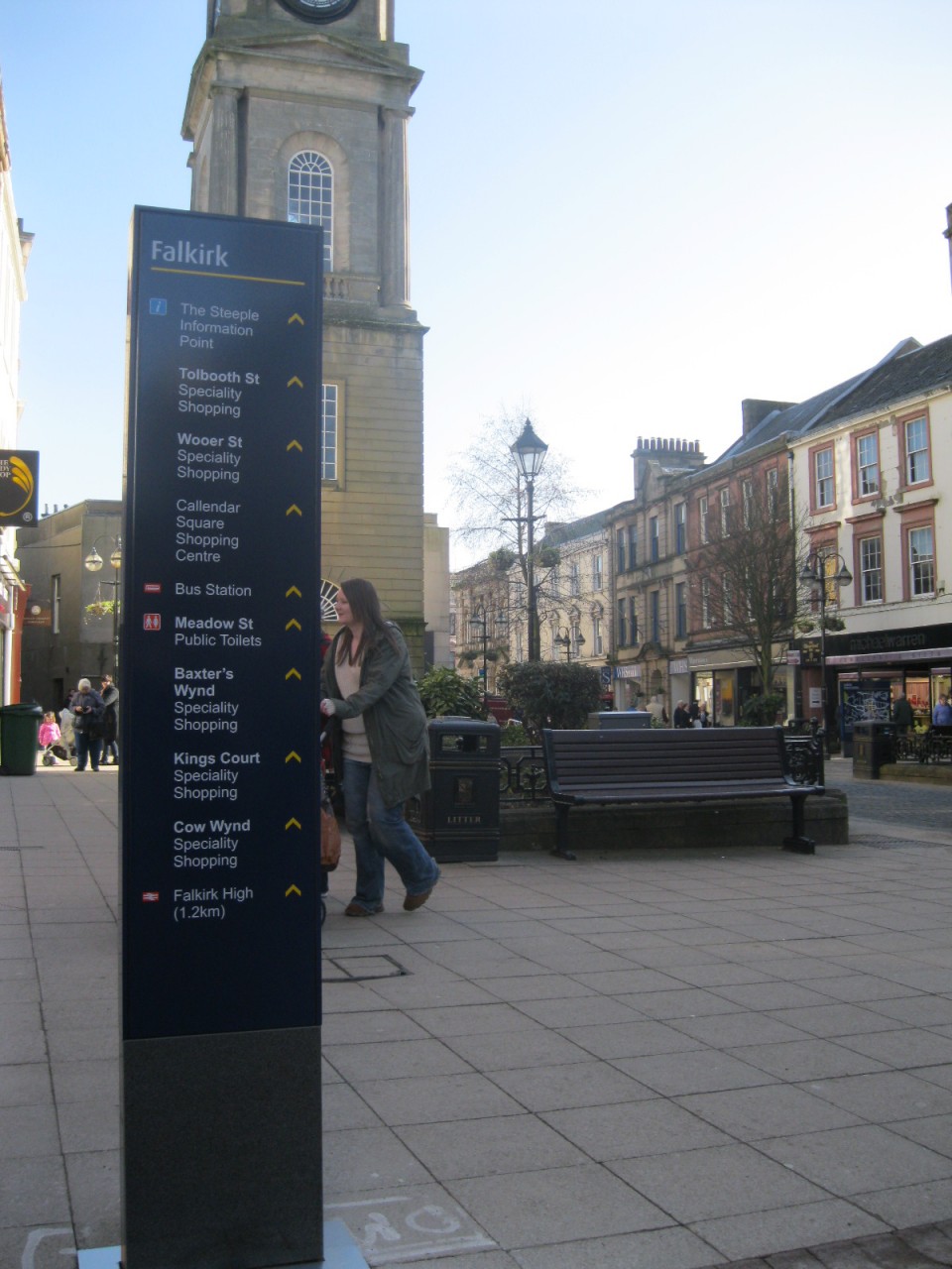 Falkirk Pedestrian – Navigator Signs